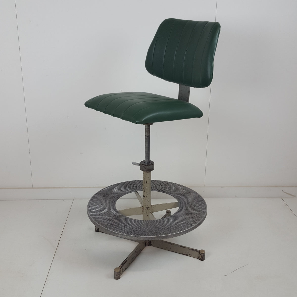 VINTAGE SWIVEL MACHINIST CHAIR IN GREEN – Statement Furniture